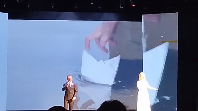 Здесь моя любовь и мои друзья-1001 песенка