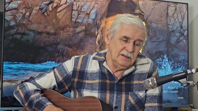 В поле колоколенка