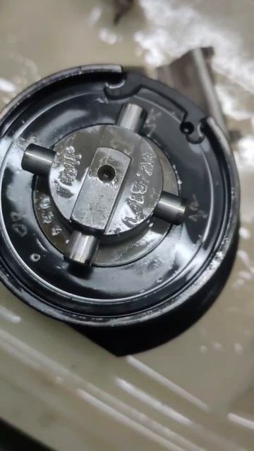 Разборка ТНВД JCB 3CX Delphi. Заклинивший дозатор и убитая гидроголовка из-за ржавчины в баке.