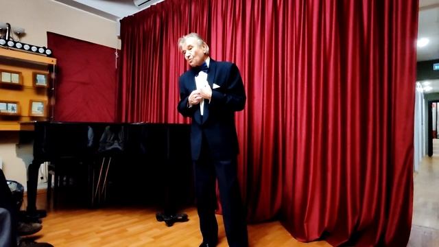 Артист Александр Косэк читает стихи А. Блока