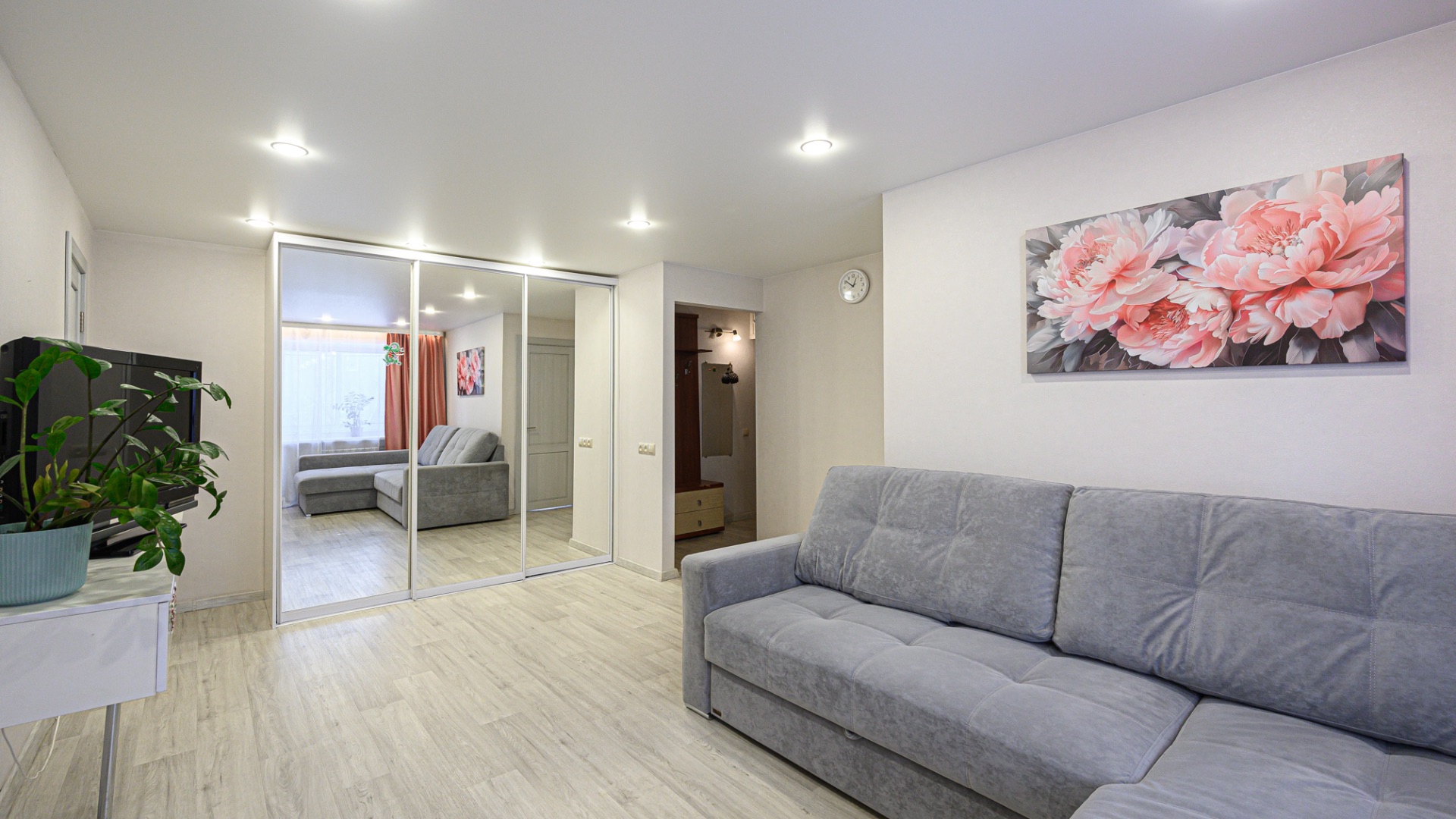 Двухкомнатная квартира, Новосибирск, Калининский район, ул. Танковая, д.41/2