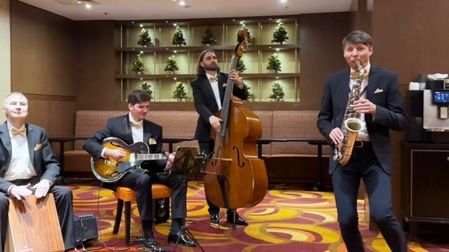 Black & White Jazz Band - Swing