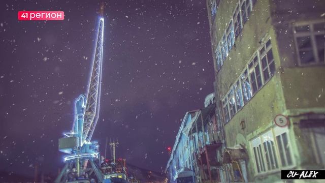 ОБРАТНО В 2016: СВЕТЯЩИЙСЯ КРАН В СТОЛИЦЕ КАМЧАТКИ • ФОТО ФАКТ