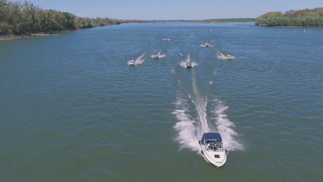 Водномоторные товарищи снова в деле