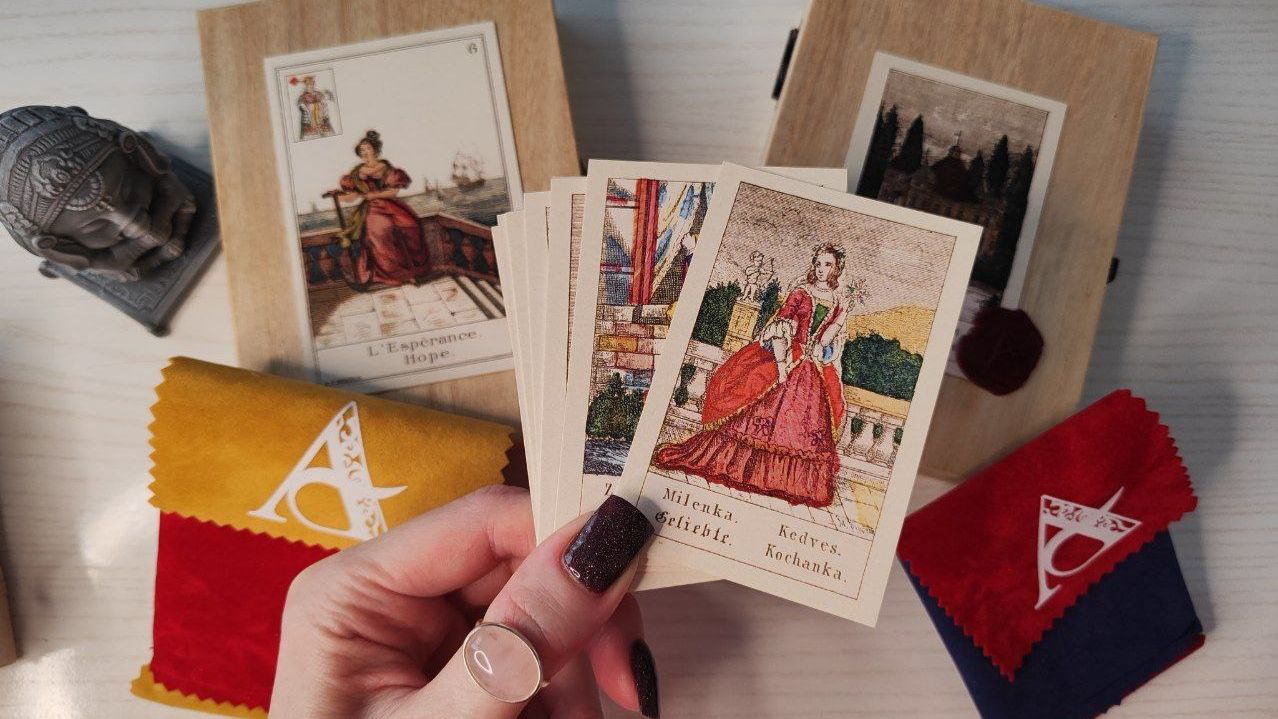 Старинные карты для гадания от Artcol 
австрийский и французский оракулы - распаковка