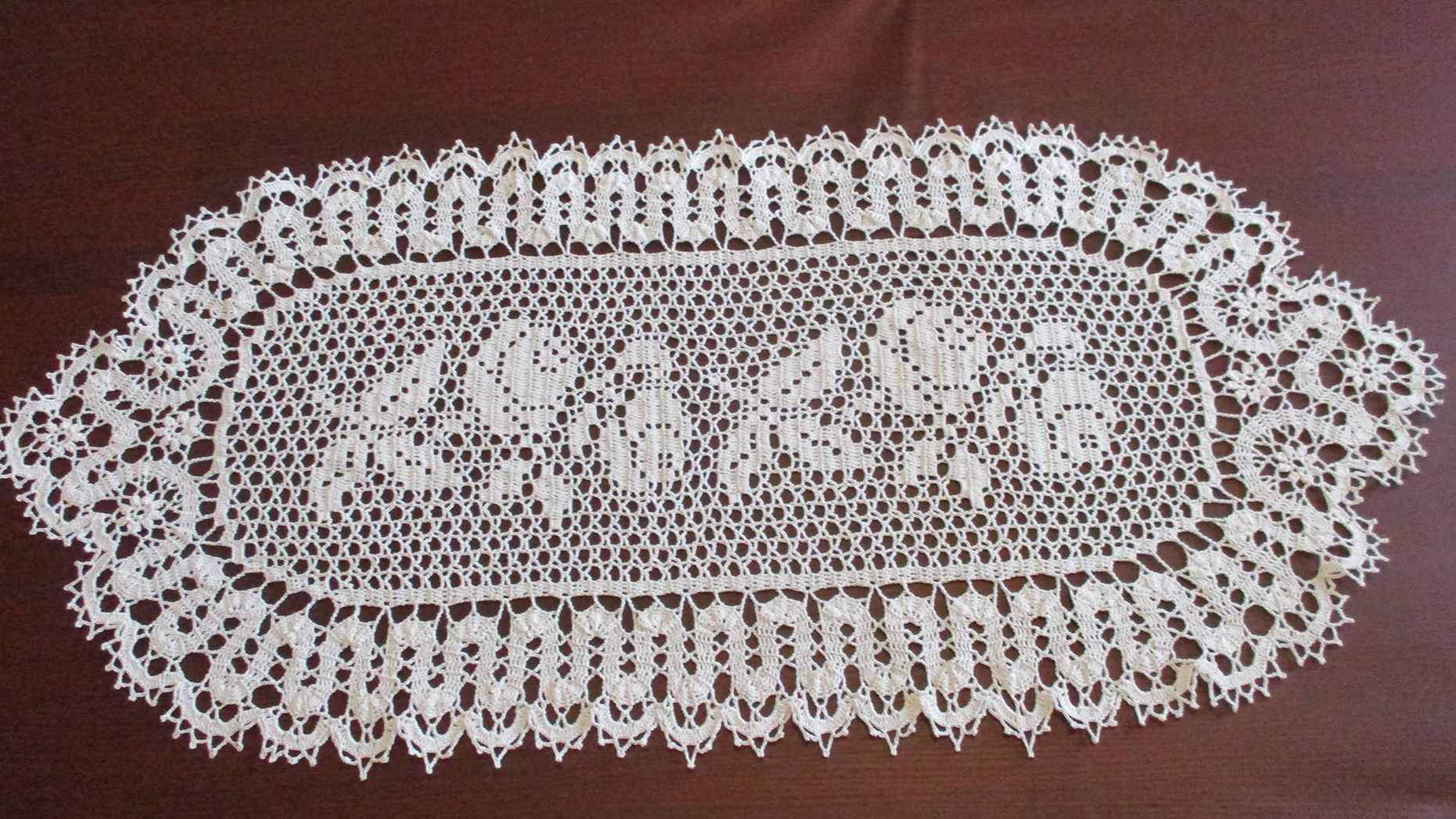 ОВАЛЬНАЯ САЛФЕТКА С РОЗАМИ (филейное вязание и брюггское кружево). ЧАСТЬ 1