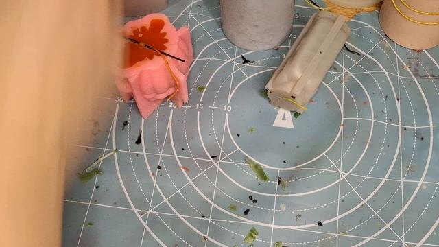 тащим из молдов зеленое и рыжее