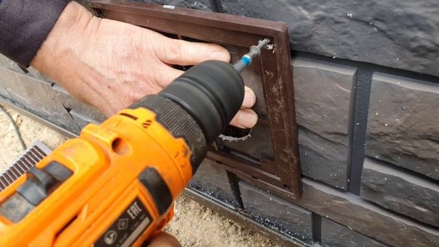 Заказ-Дом отделка фундамента террасы фасадными панелями, что такое продухи и монтаж вентрешеток