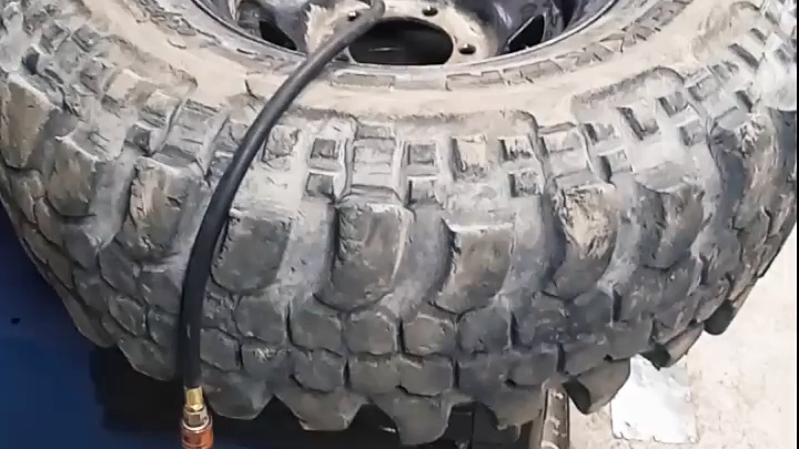 Ремонт грязевой шины.