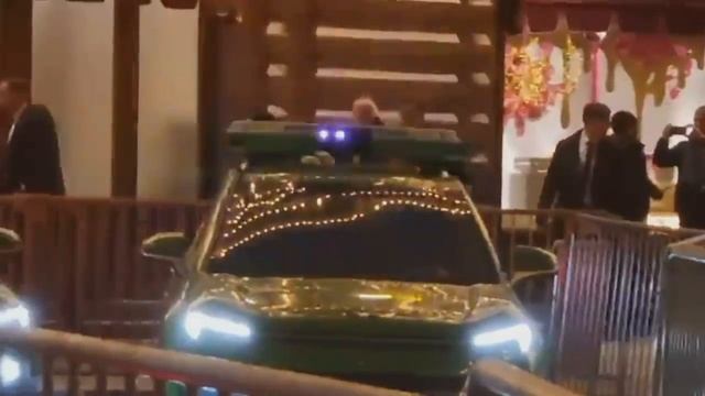 Уиткофф и Кушнер прогулялись по центру Москвы