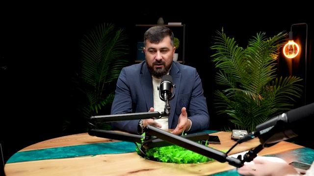 Де-факто де-юре 031225 автор  Лейла Яндиева