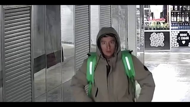 Курьер напал на женщину в подземном переходе Новосибирска
