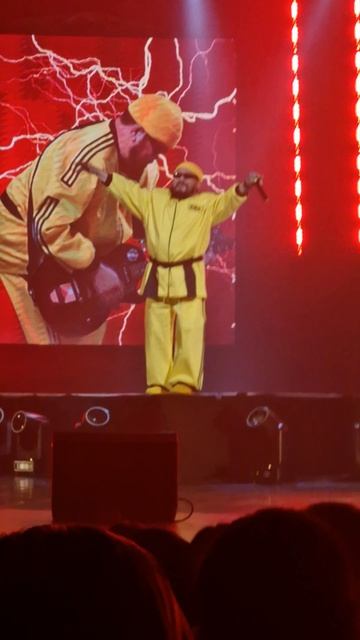 Песня Буекки Бетуруебэ "Курус ырыа" (Грустная песня) на юбилейном концерте "Алта уон" (Шестьдесят)