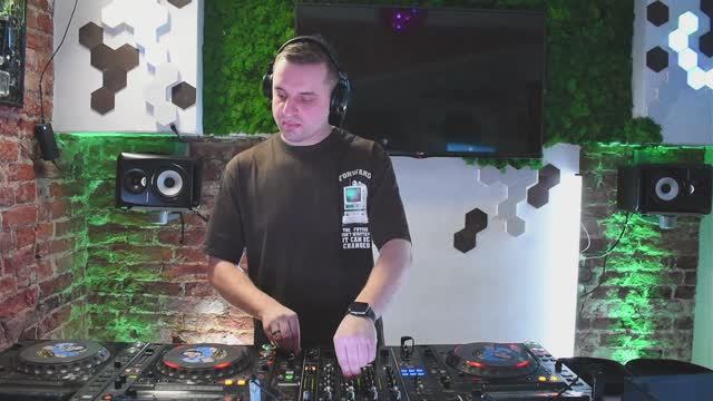 Roman Flauns, House music