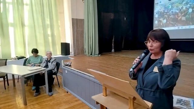 Главный специалист управления образования Кировского р-на Е. И. Чернякова – о поиске героев для эссе