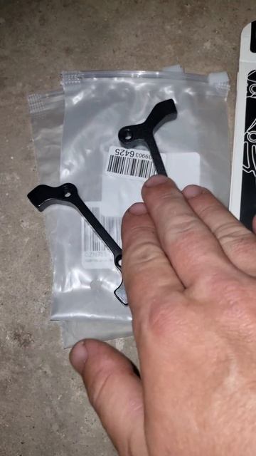 начал менять тормоза штатные на Kugoo Kirin v6 на Shimano mt200 и ротор 180 вместо 160 #kugoo #kirin