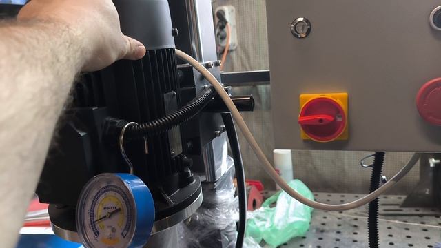 Вакуумный диссольвер на 3 литра 1,5 кВт