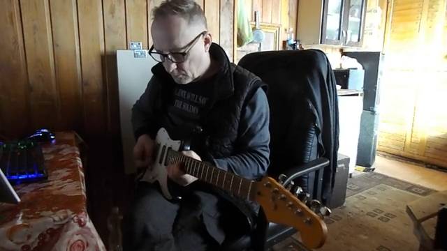 Кусочек из Pink Floyd )))