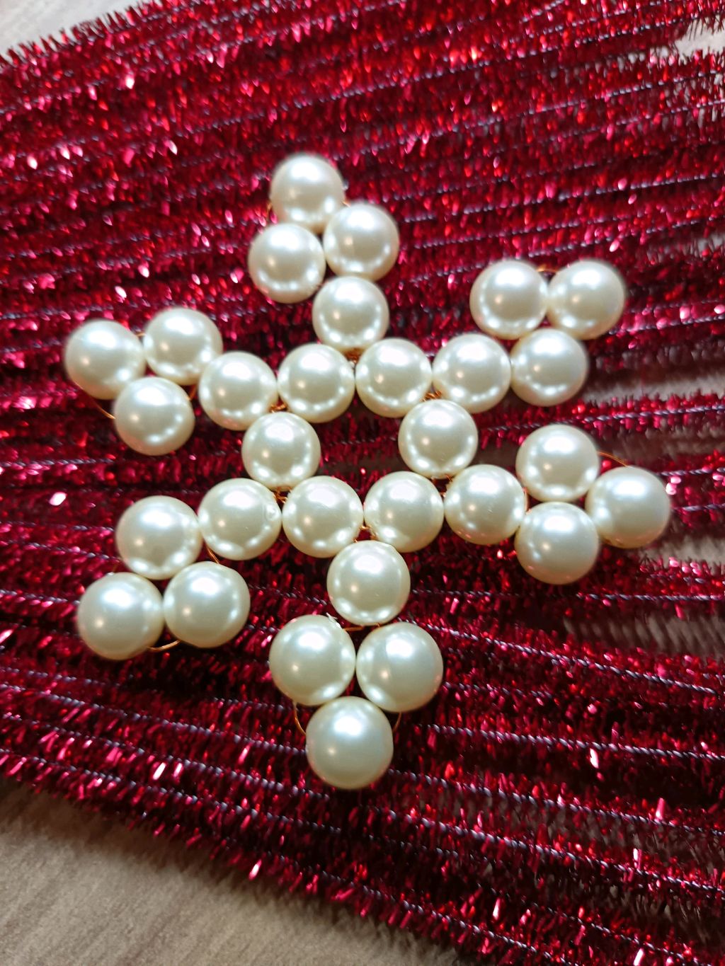 Снежинка из бусин своими руками