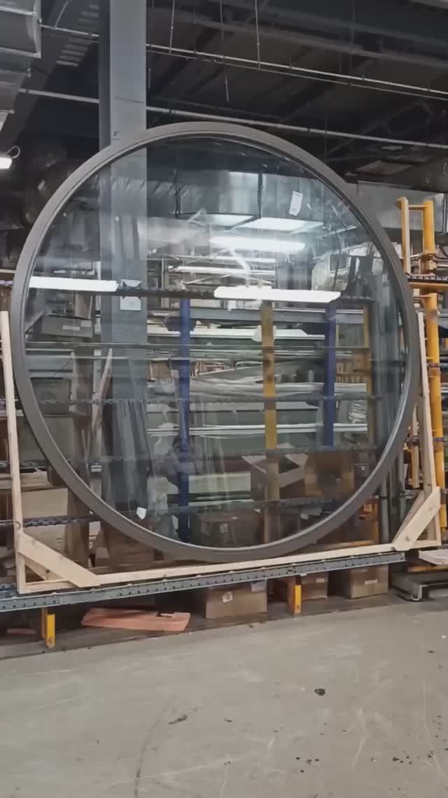 Огромное круглое окно для элитного ЖК в Санкт-Петербурге