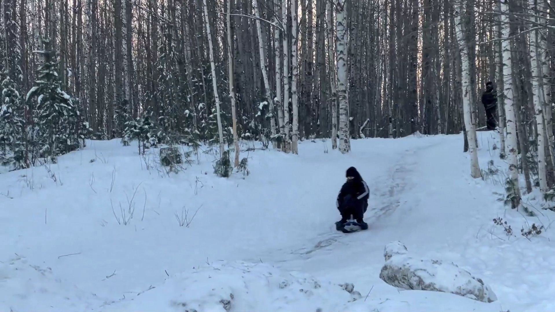 В Пыть-Яхе борются со стихийными горками