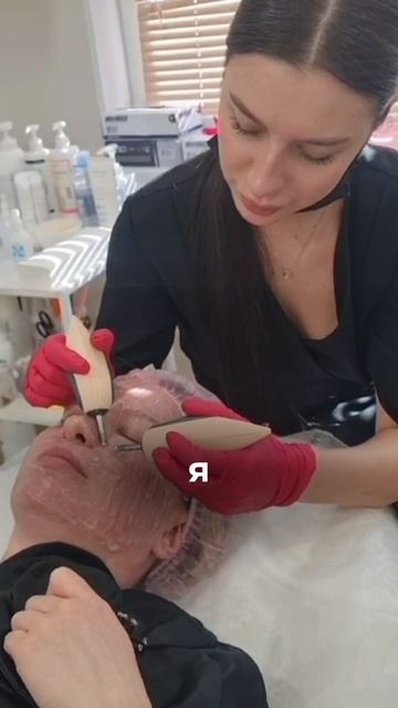 Ученица Академии Elia Grazia получила профессию косметолога