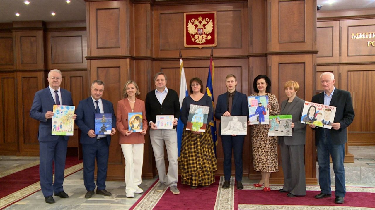 В МВД России подведены итоги конкурса детского рисунка «Мои родители работают в полиции» - 2025