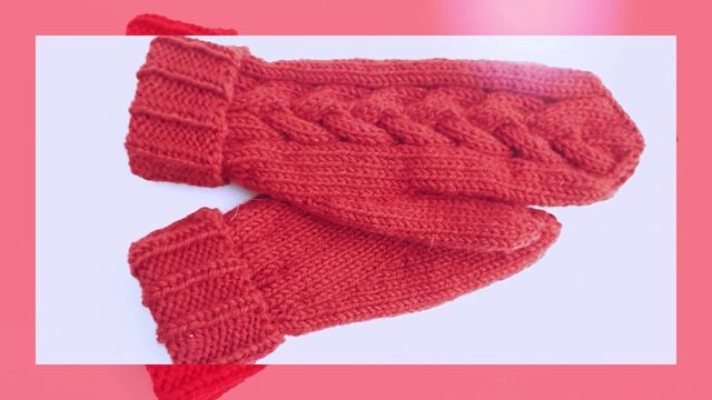 Варежки с аранами в красном цвете