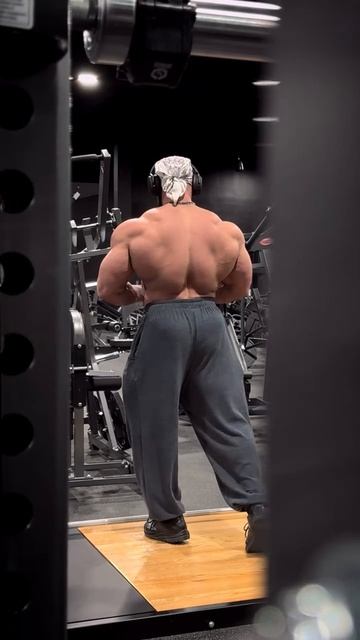 Актуальная форма Майка Зоммерфельда (категория "Classic Physique").