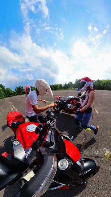 Катя Алмаз на дукати Панигале V4R С Новым Годом Рождество Санта Дед Мороз