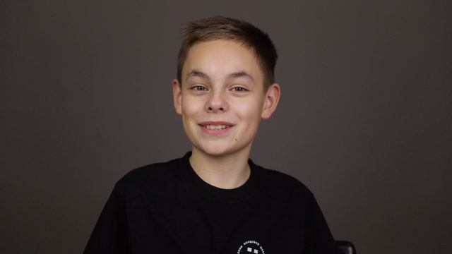 Саша Чернов_визитка_агент Светлана Владек 79688081997