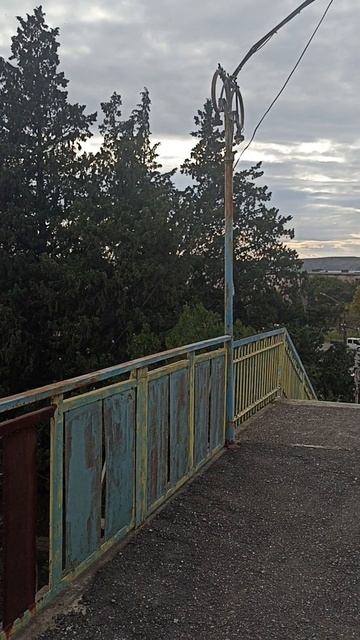 Пешеходный железнодорожный мост в Рустави 27.10.2025