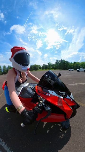 Катя Алмаз на дукати Панигале V4R С Новым Годом Рождество Санта Дед Мороз