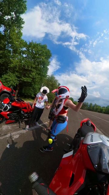 Катя Алмаз на дукати Панигале V4R С Новым Годом Рождество Санта Дед Мороз