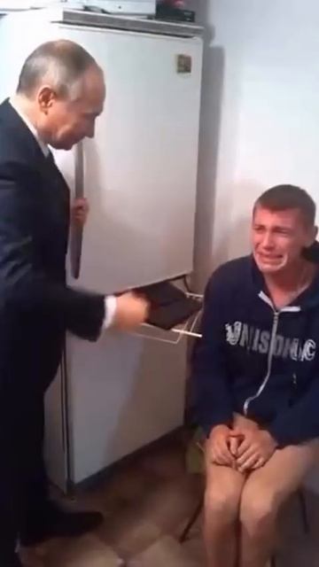 Даже поиграть не дают