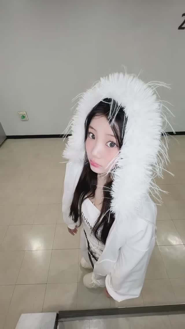 Iroha and Wonhee || ILLIT