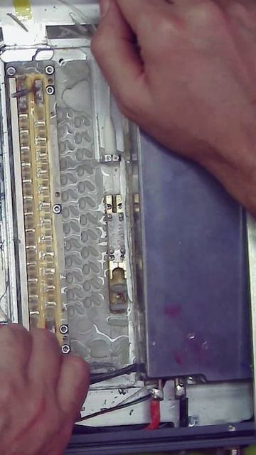 Лазерный источник BWT 1500 Красная указка есть, вода есть, а лазерного излучения нет