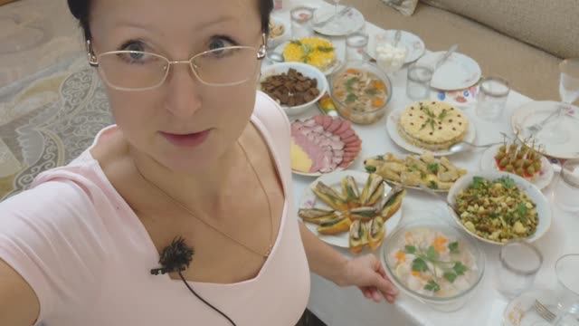 Видео привет с праздничного стола... Декабрь 2025 года.
