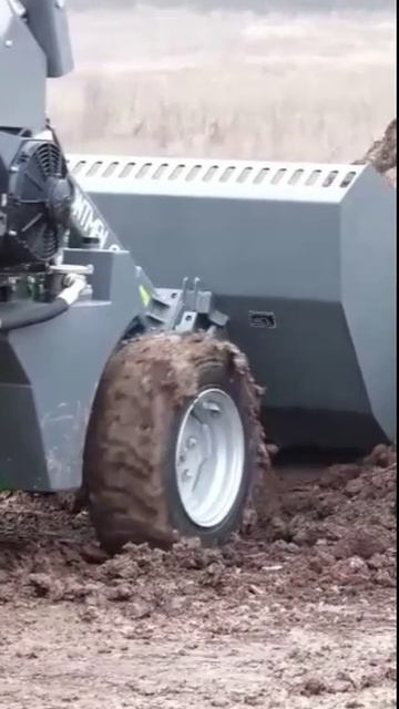 Работы по выравниванию грунта. Спецтехника FRONTMEN