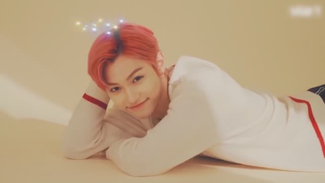 Как Живет Феликс из Стрэй Кидс  (Lee Felix - Stray Kids) и Сколько Он Зарабатывает