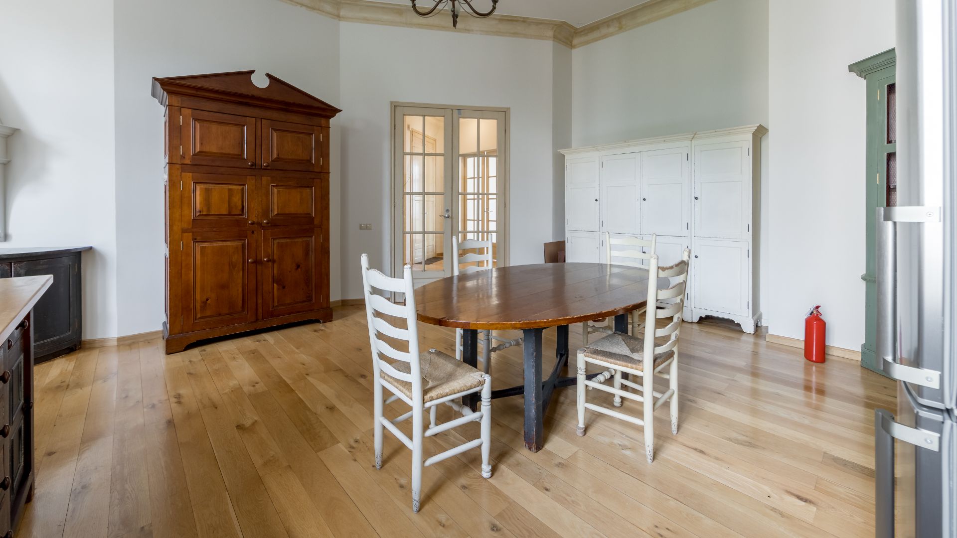 Просторная квартира между Арбатом и Пречистенкой! Аренда 5-комнатной квартиры, 225 м² (ID 11024)