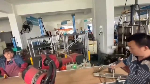 54. Укладка электродвигателя под пресс роботом BORUNTE