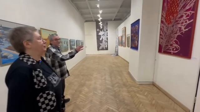 Авторская экскурсия по выставке Владимира, Веры и Александра Лихачевых