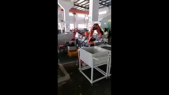 62. Роботы BORUNTE загружают заготовки в станки