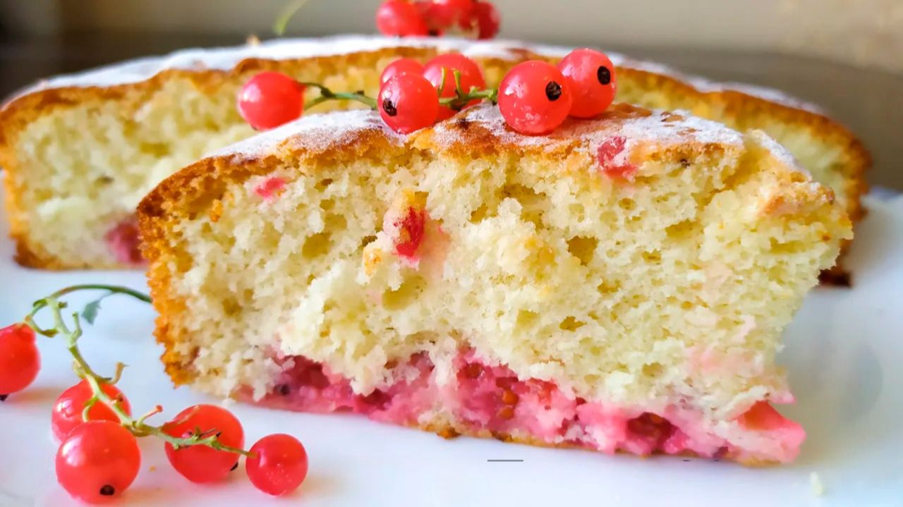 🥧 Сочный ЯГОДНЫЙ пирог за 5 минут + время на выпечку. Из продуктов, которые всегда есть дома!