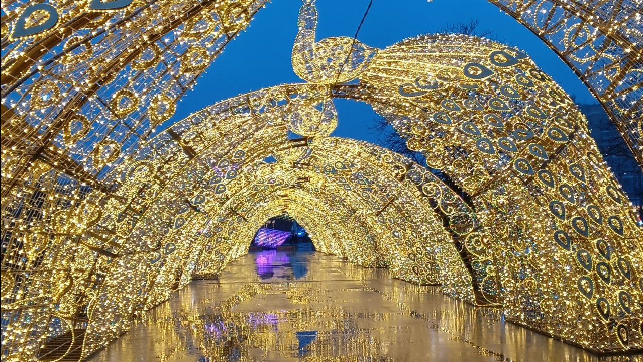 Прогулки по Москве. Утренняя прогулка около цирка на проспекте Вернадского. Новогодние инсталяции