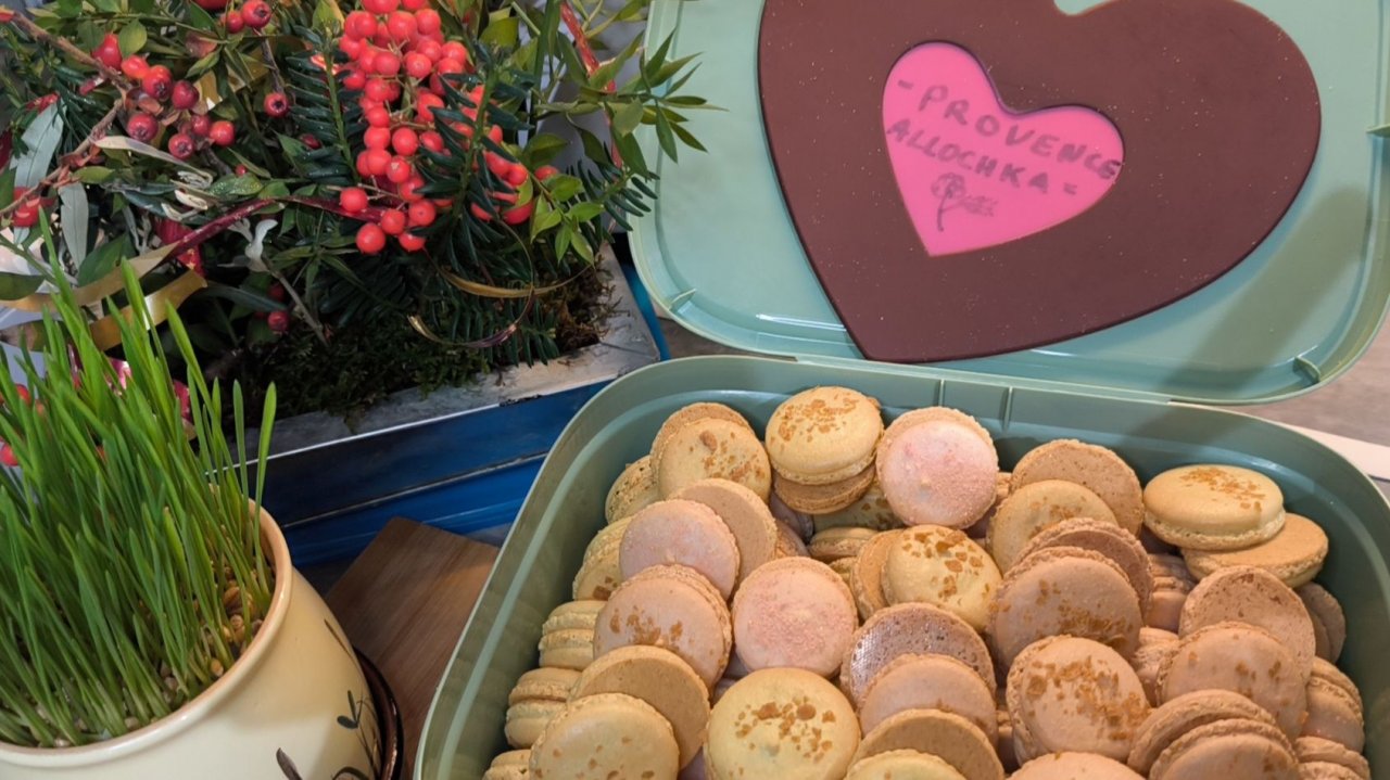 9 декабря 2025 . Предновогодний МАСТЕР-КЛАСС по выпечке МАКАРОН на ШВЕЙЦАРСКОЙ МЕРЕНГЕ с РЕЦЕПТом