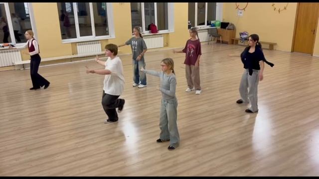 Анонс спектакля «Котенок по имени Лео»