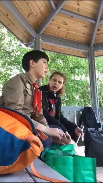 Посиделка у депутатского дома