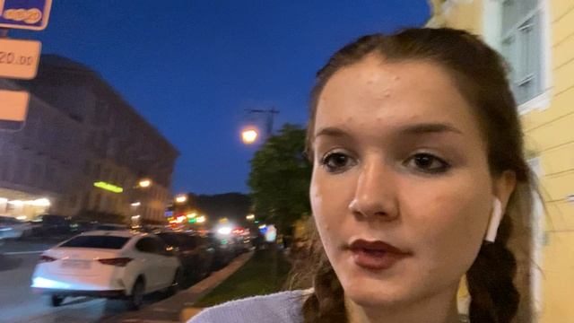 220625 Санкт-Петербург Болгова Камила гуляет и красуется